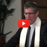 Two cross-generational Israeli singers join to sing a classic Israeli song