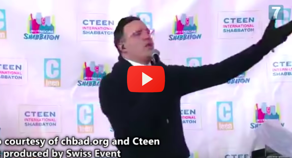 Famous Jewish Singer Yaakov Shwekey Rocks Out In Times Square