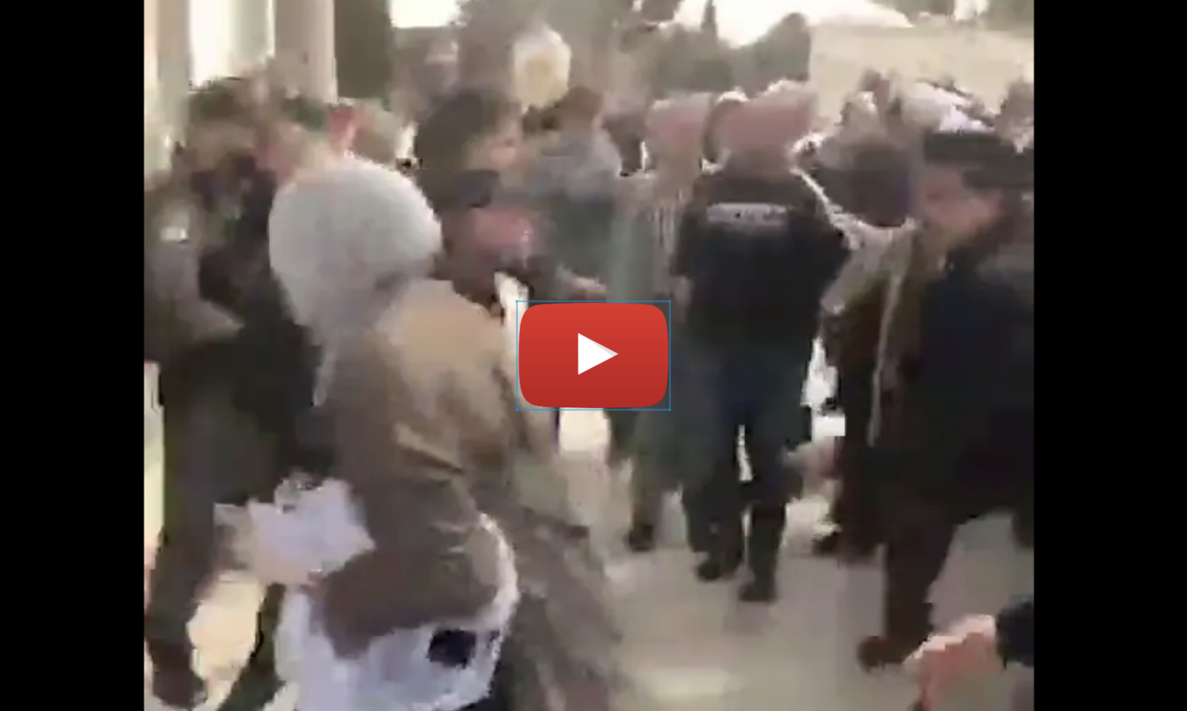 Muslims Fire-Bomb Israeli Police Station on Temple Mount