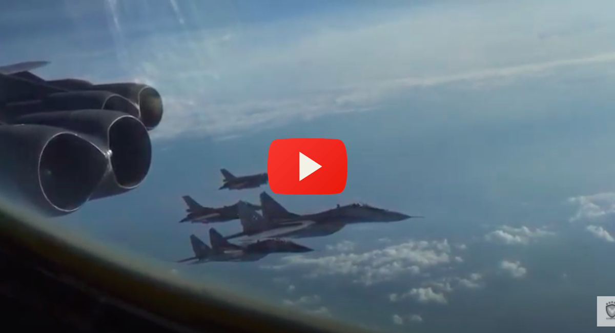 US flies bombers all the way to Iran sending clear threatening signal